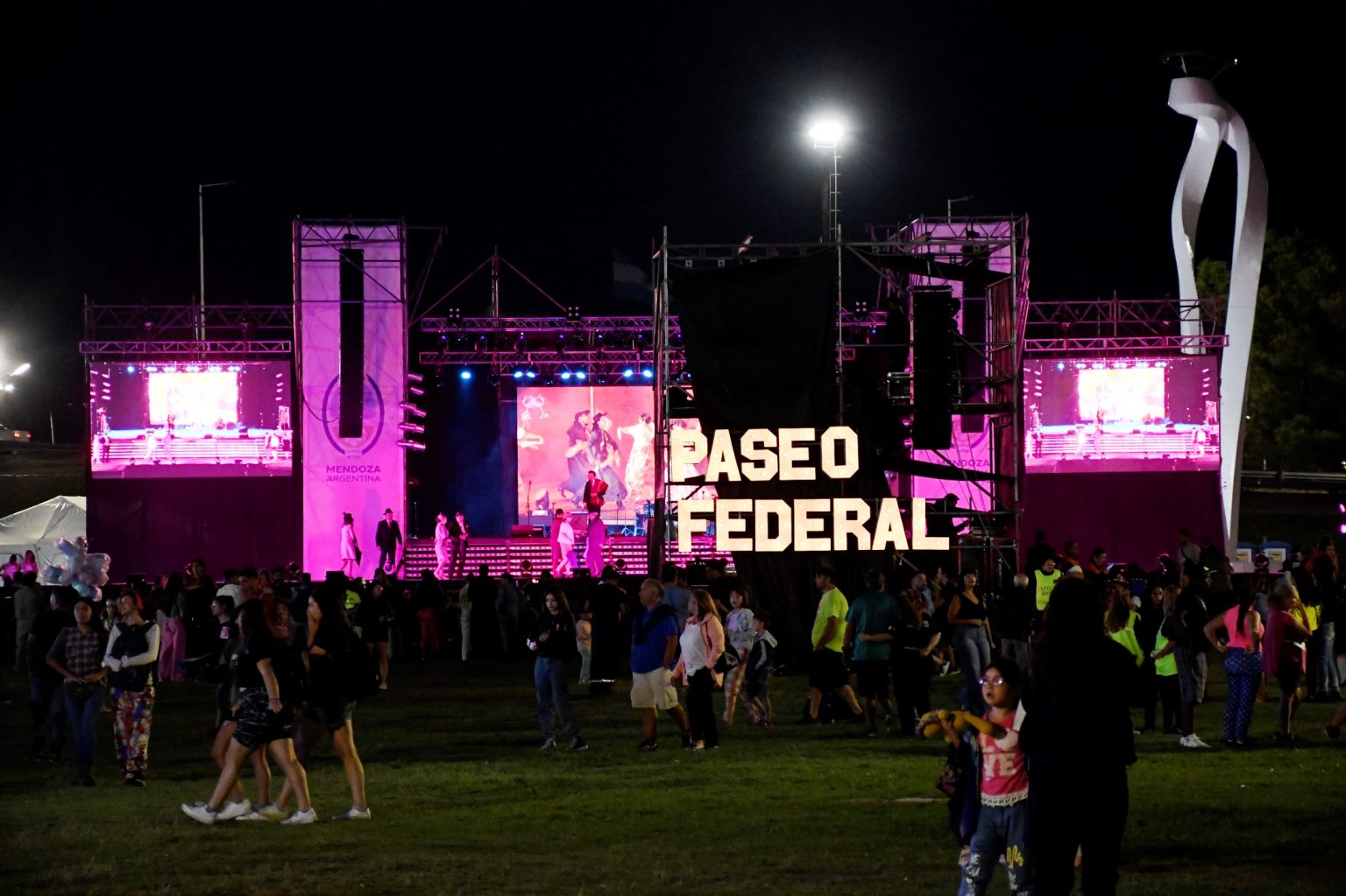 Guaymallén inaugura el escenario del Paseo Federal 2025 - Guaymallén